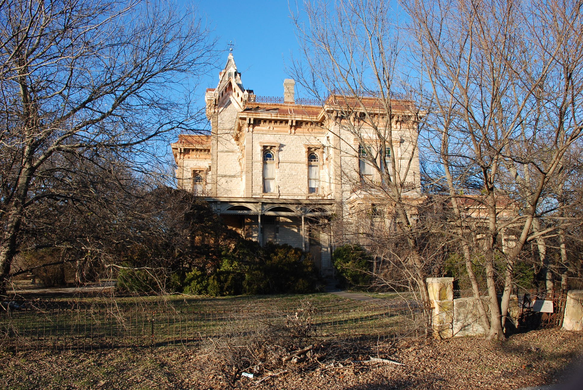 Locations Hub - Abandoned Decatur Mansion