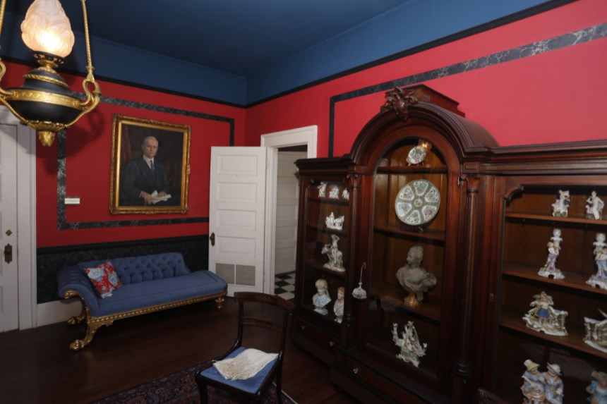 Locations Hub - Pompeiian Villa