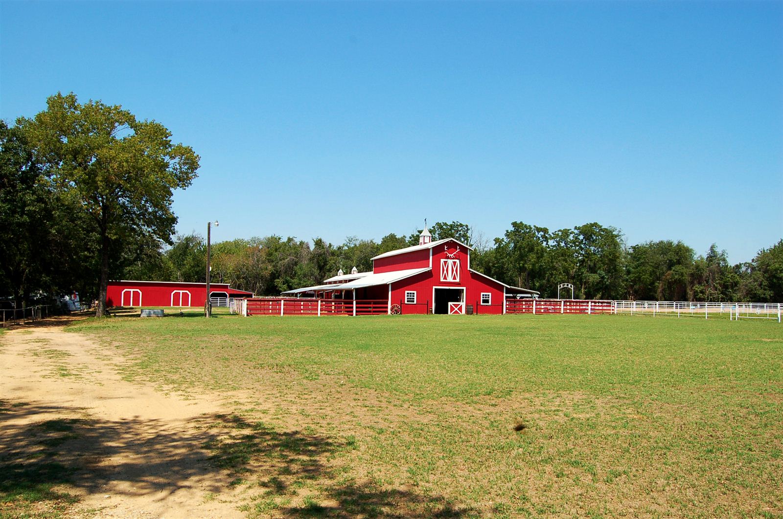 Locations Hub - JR Stables