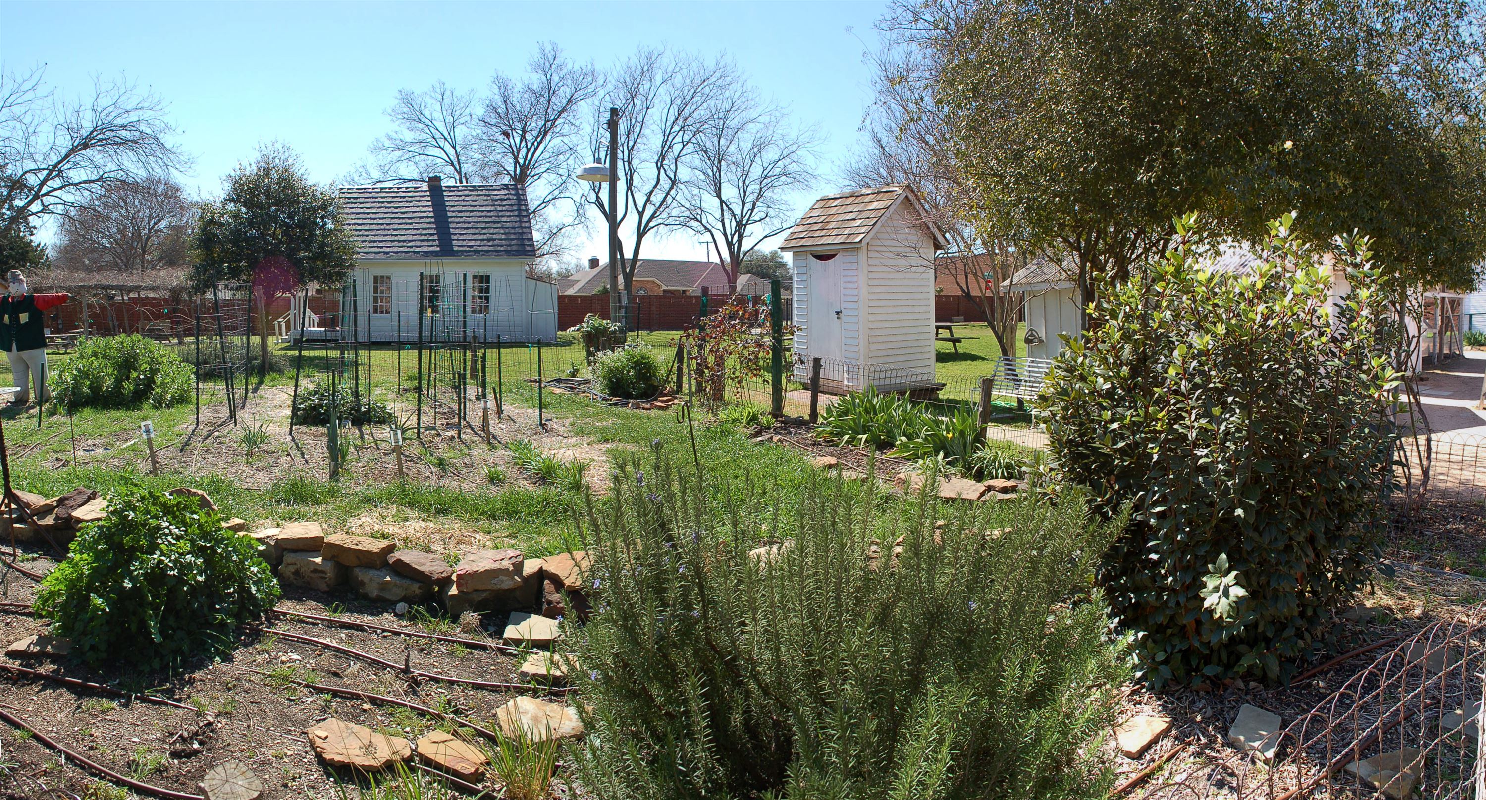 Locations Hub - Heritage Farmstead Museum
