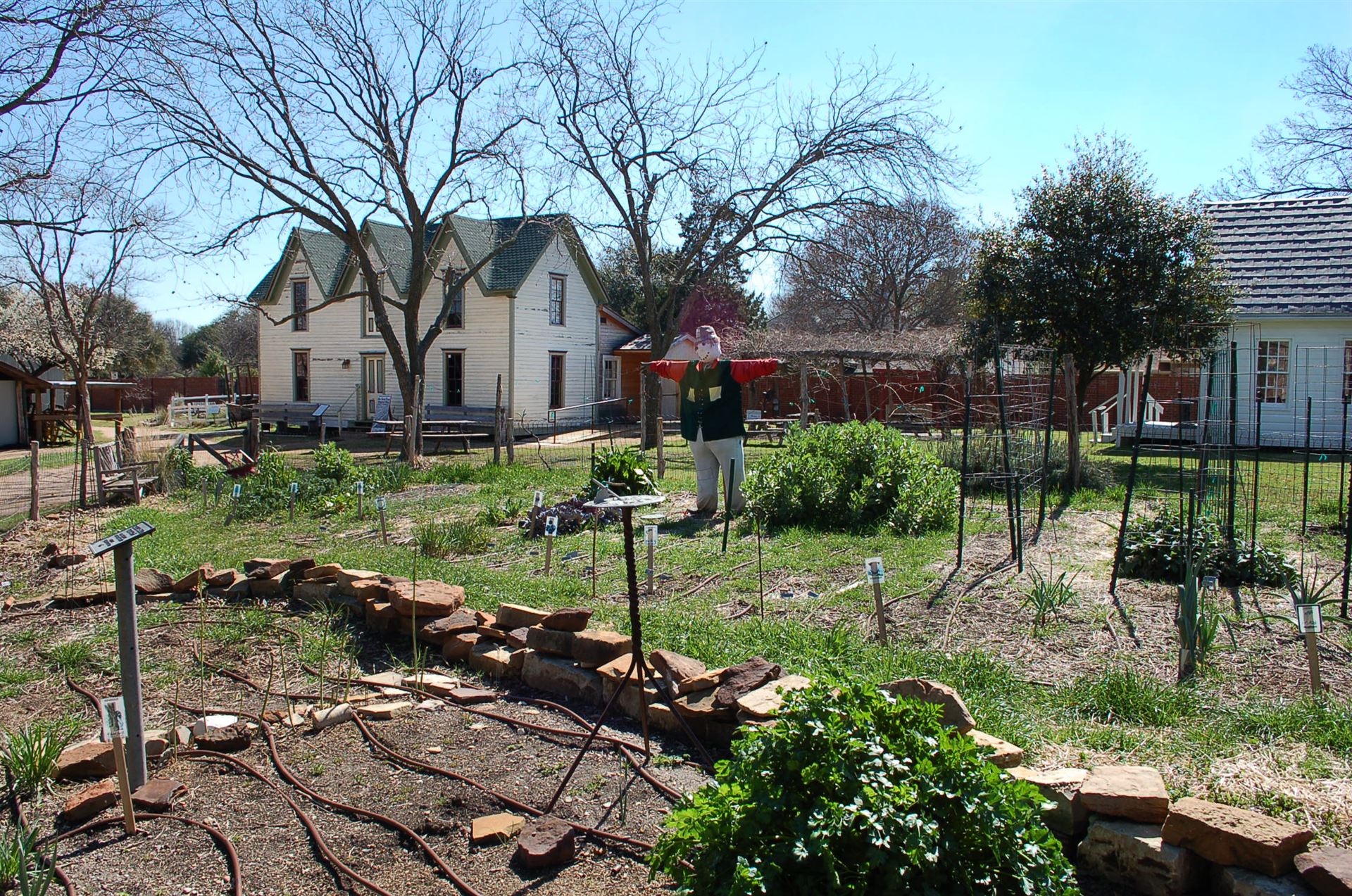 Locations Hub - Heritage Farmstead Museum