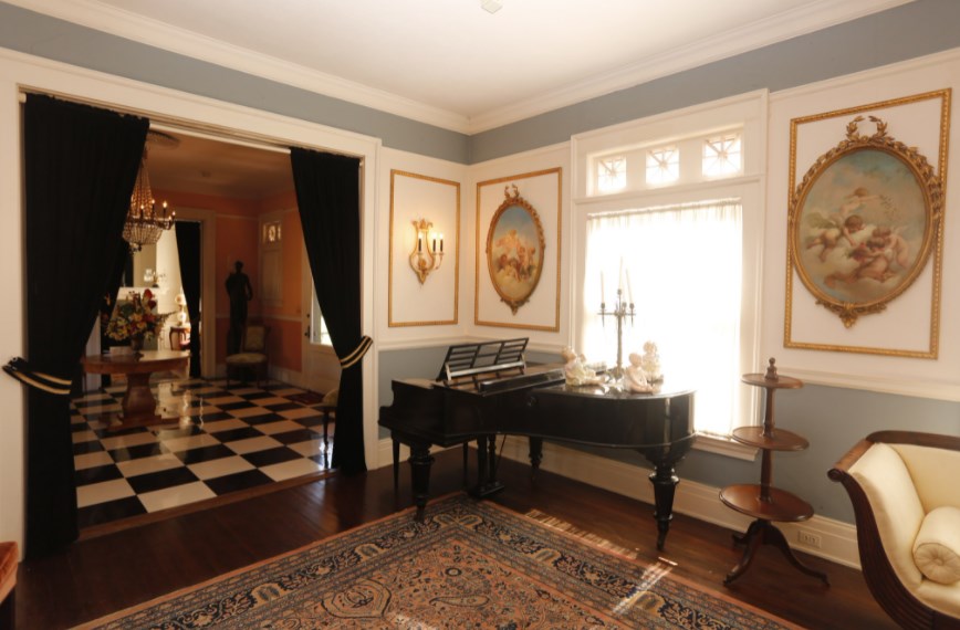 Locations Hub - Pompeiian Villa