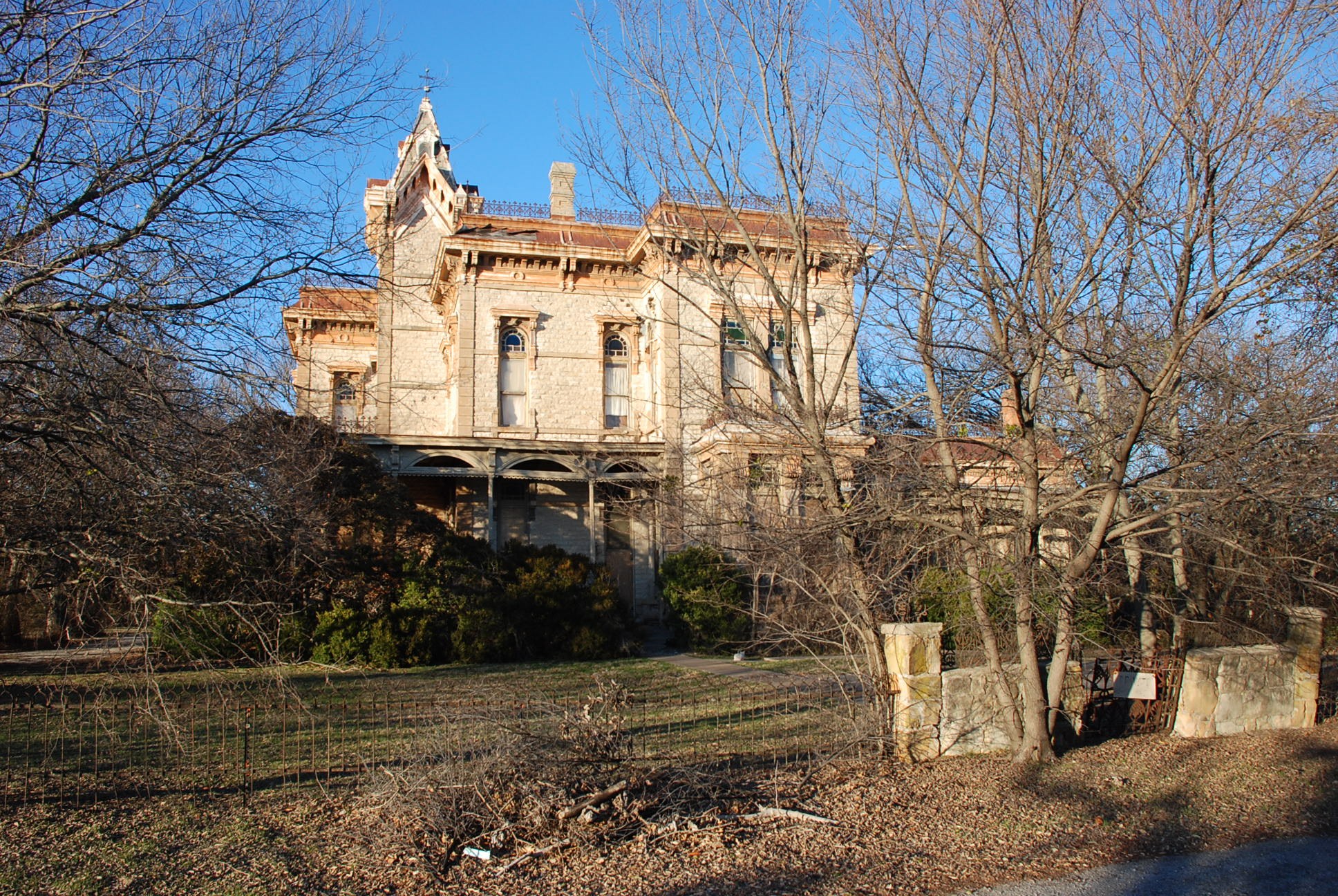 Locations Hub - Abandoned Decatur Mansion