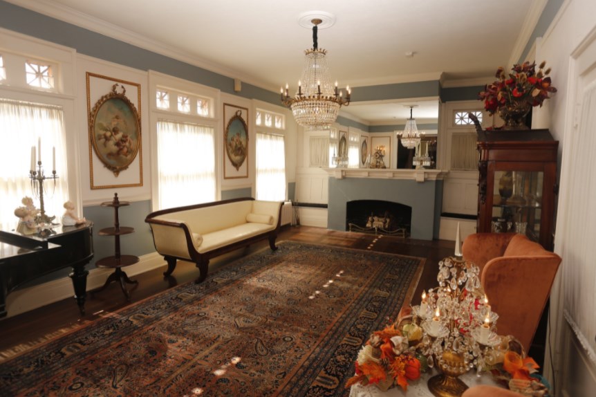 Locations Hub - Pompeiian Villa